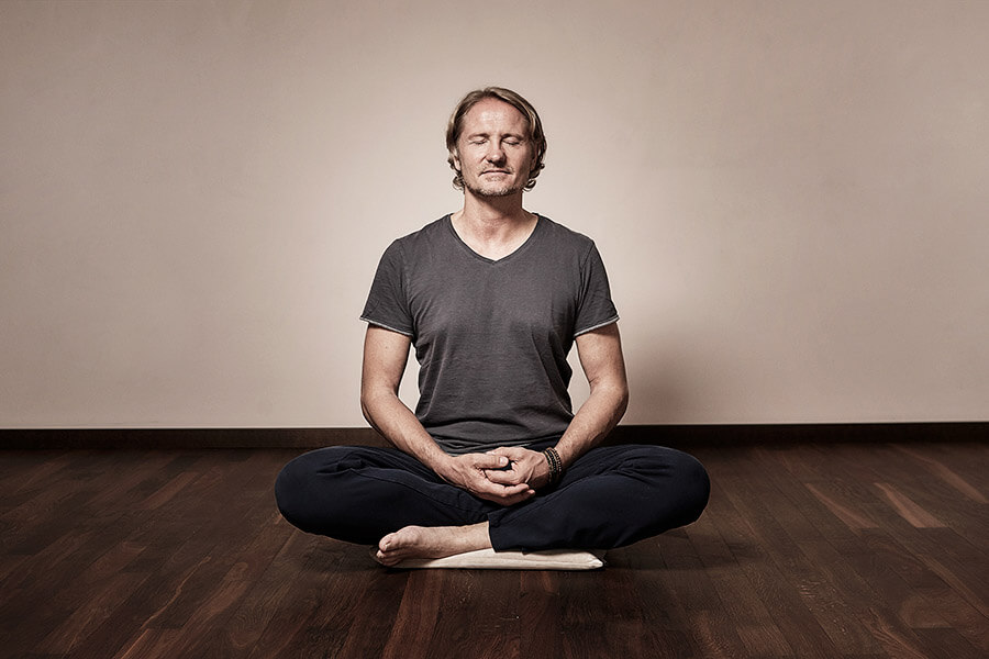 Wöchentliche kostenfreie Heilmeditation mit Steffen Lohrer